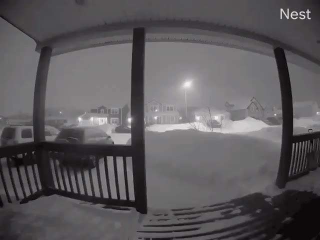 cctv로 본 캐나다 폭설.gif
