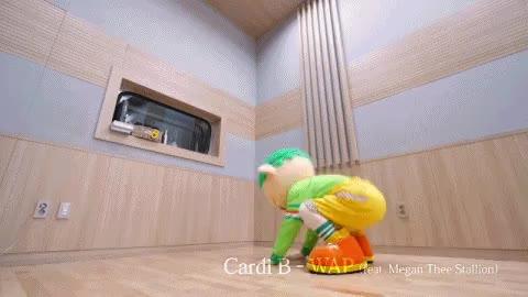 ebs 뚝딱이 근황.gif