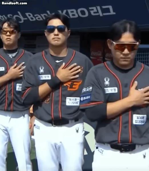 KBO 실시간 애국심 주입...gif